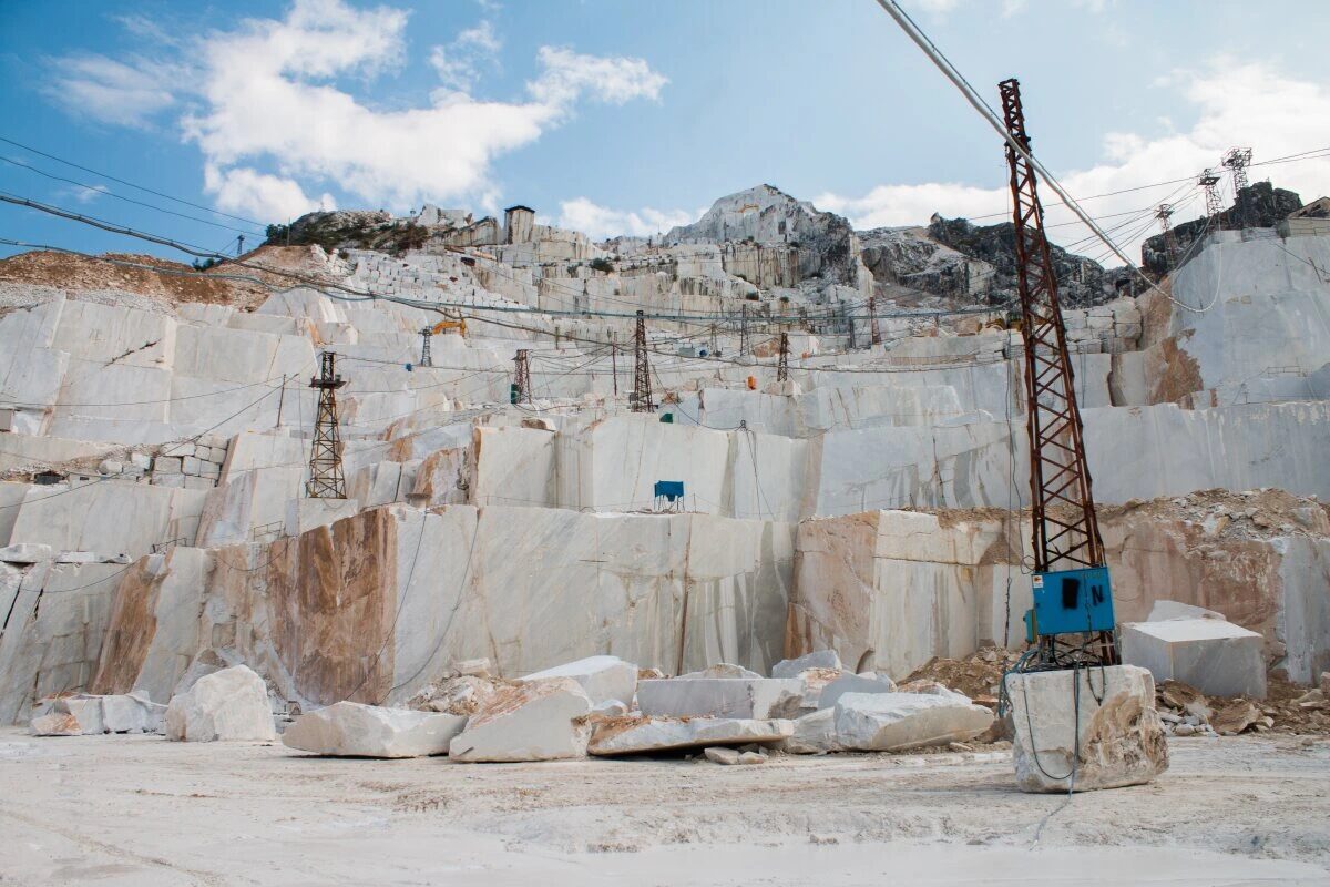 Marble: Formation, Characteristics, Types, and Modern Applications
