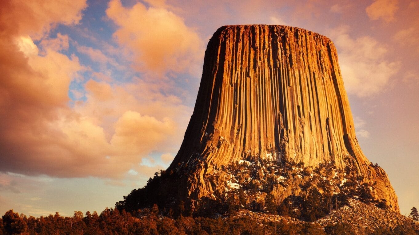 Devil's Tower or Bear Lodge Butte - Geology Science
