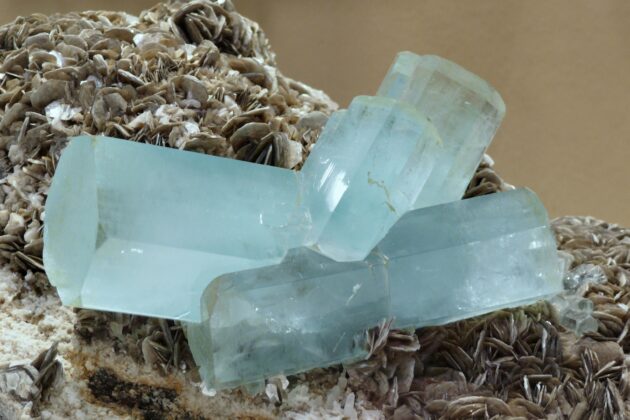 Aquamarine: Properties, Formation, Uses - Geology Science