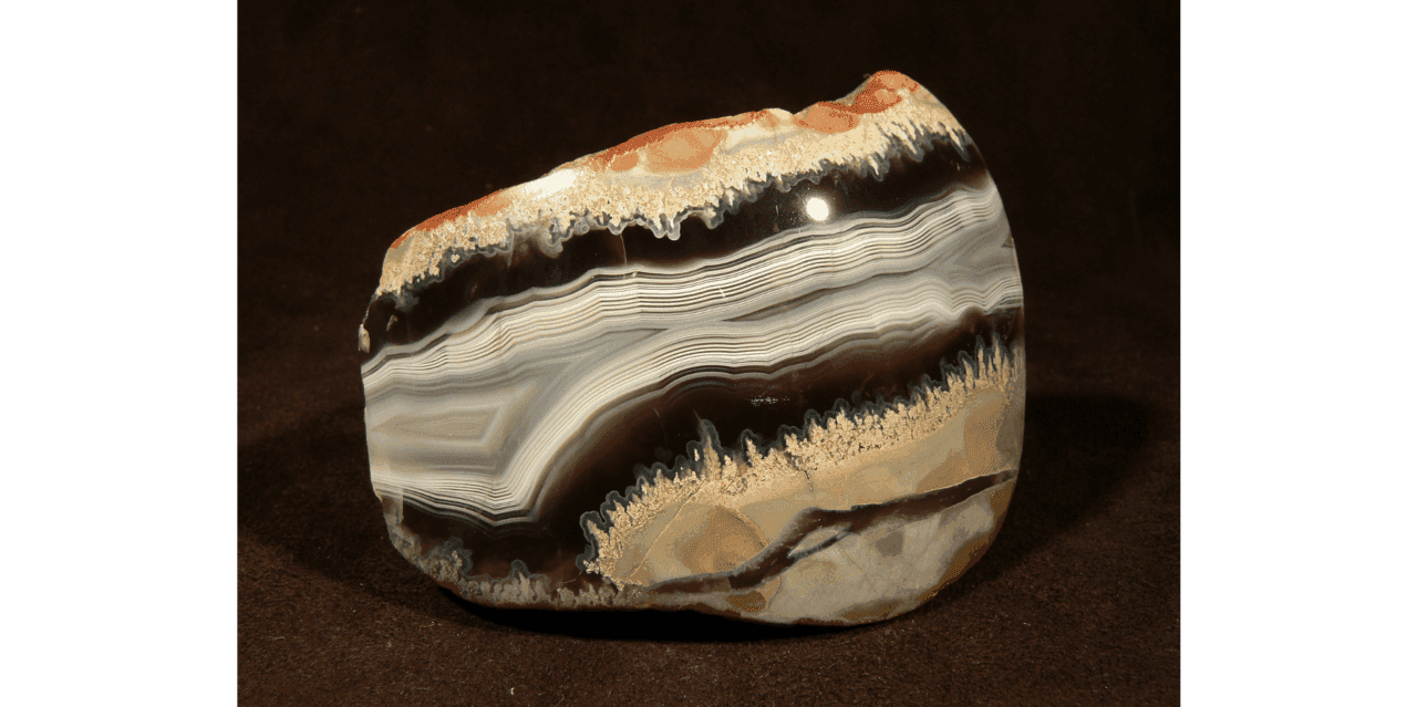 Onyx: Formation, Types, Meaning, Real vs Dyed, and Properties