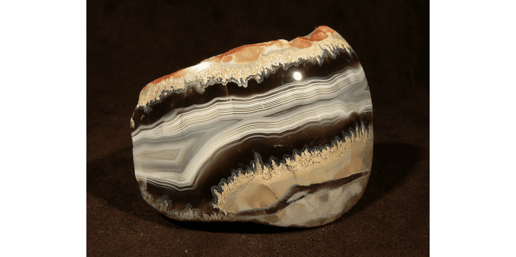 Ónix: Formación, tipos, significado, natural vs. teñido y propiedades