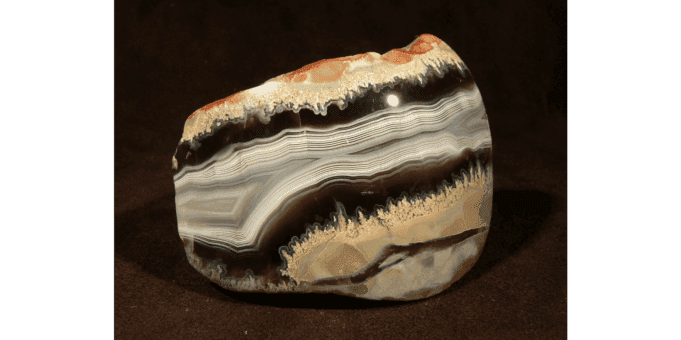 Onyx: Formation, Types, Meaning, Real vs Dyed, and Properties