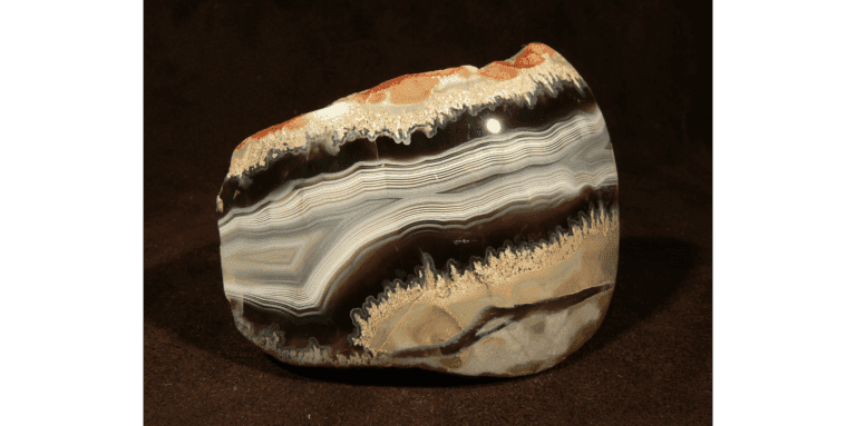 Onyx: Formation, Types, Meaning, Real vs Dyed, and Properties