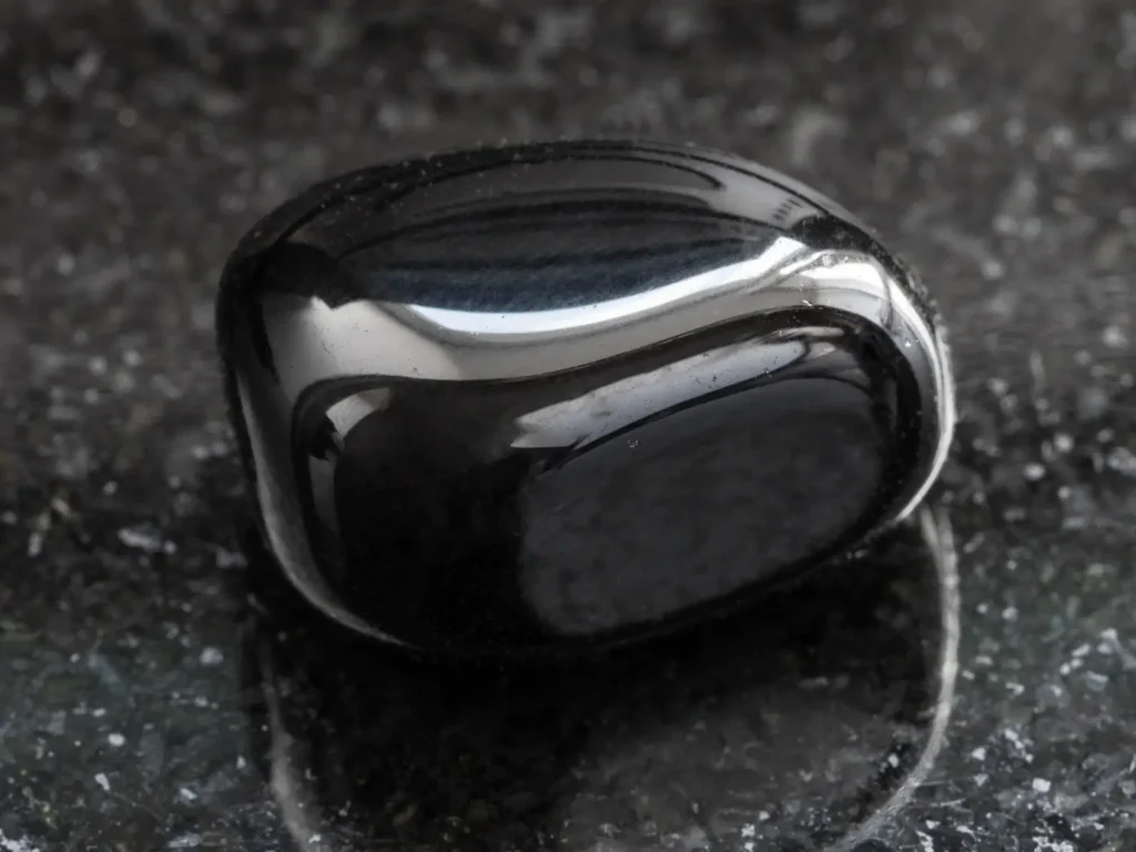 Onyx: Formation, Types, Meaning, Real vs Dyed, and Properties