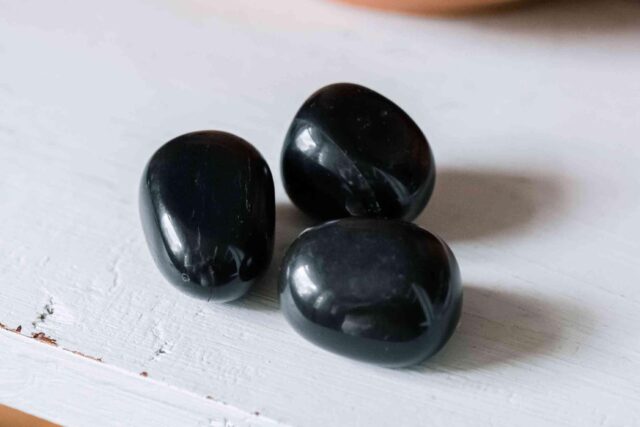Onyx: Formation, Types, Meaning, Real vs Dyed, and Properties