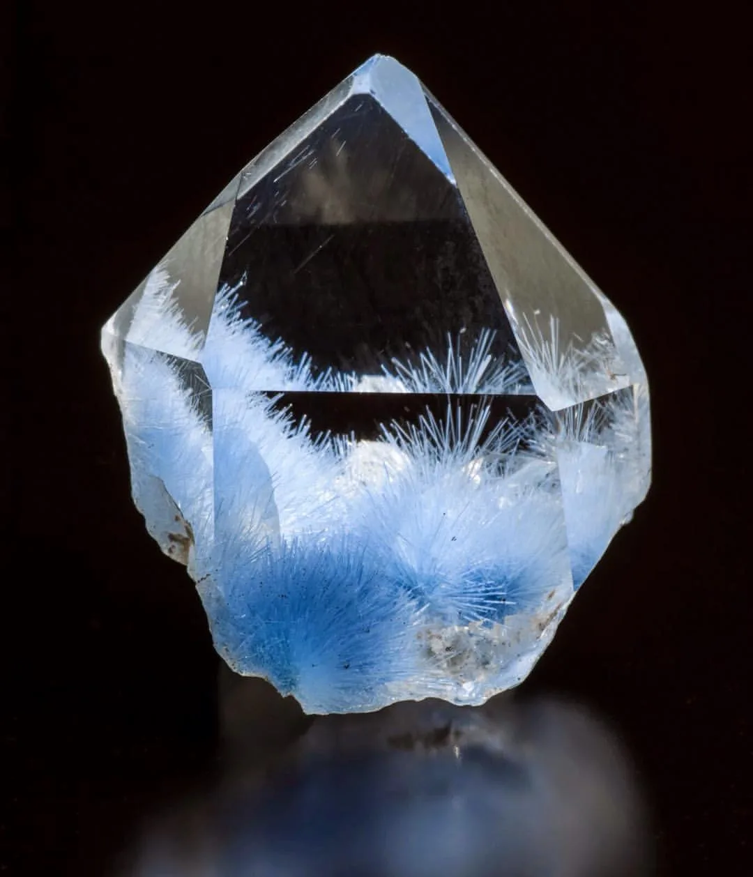 Dumortierite | Properties, Formation, Uses » Geology Science