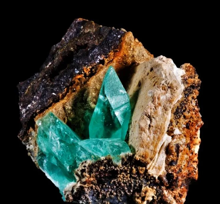 Phosphophyllite | Properties, Formation, Occurrence » Gemstone