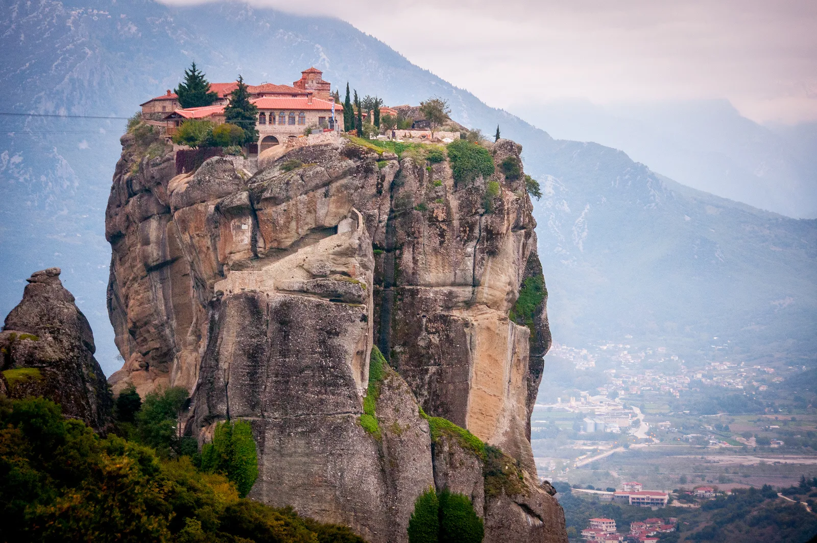 The Meteora, Greece | Geology, Rock Formations & Monastery Cliffs