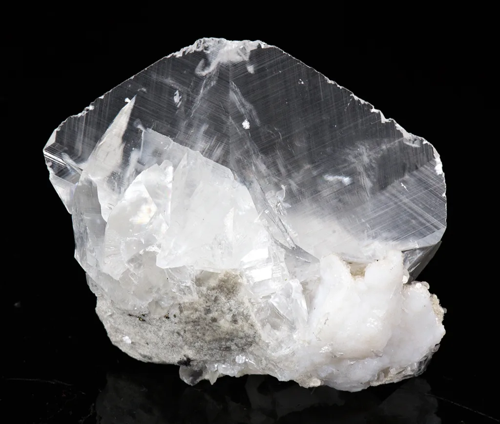 Calcite : Properties, Formation, Occurrence and Uses Areas