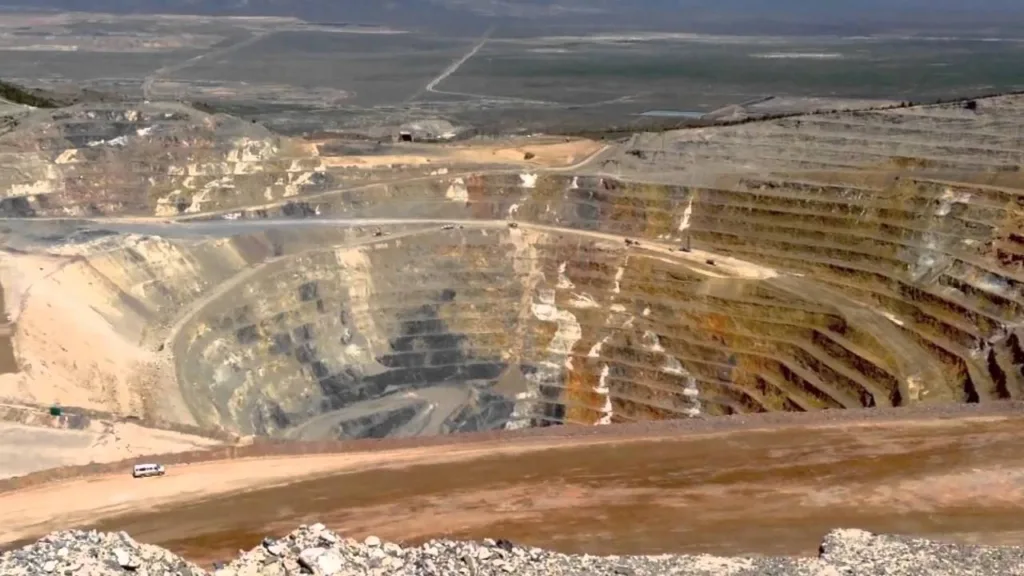 10 World's Most Biggest Gold Mines - Geology Science