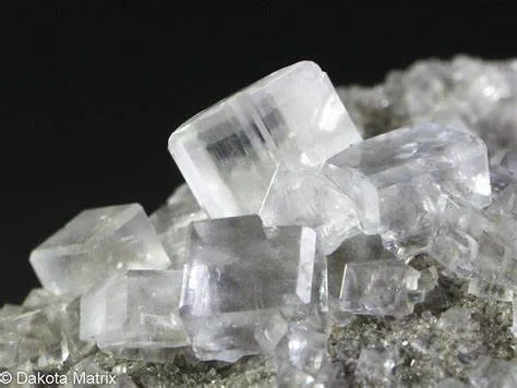 Kalsit : Özellikleri, Oluşumu, Oluşumu ve Kullanım Alanları