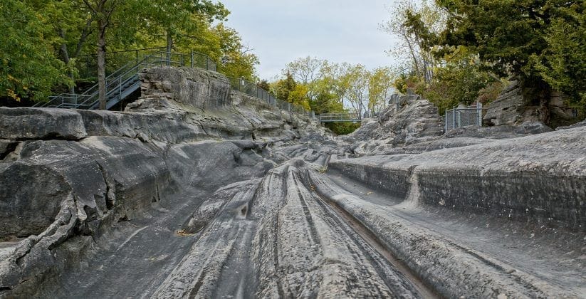 The Glacial Grooves State Memorial, USA : Geology, Formation