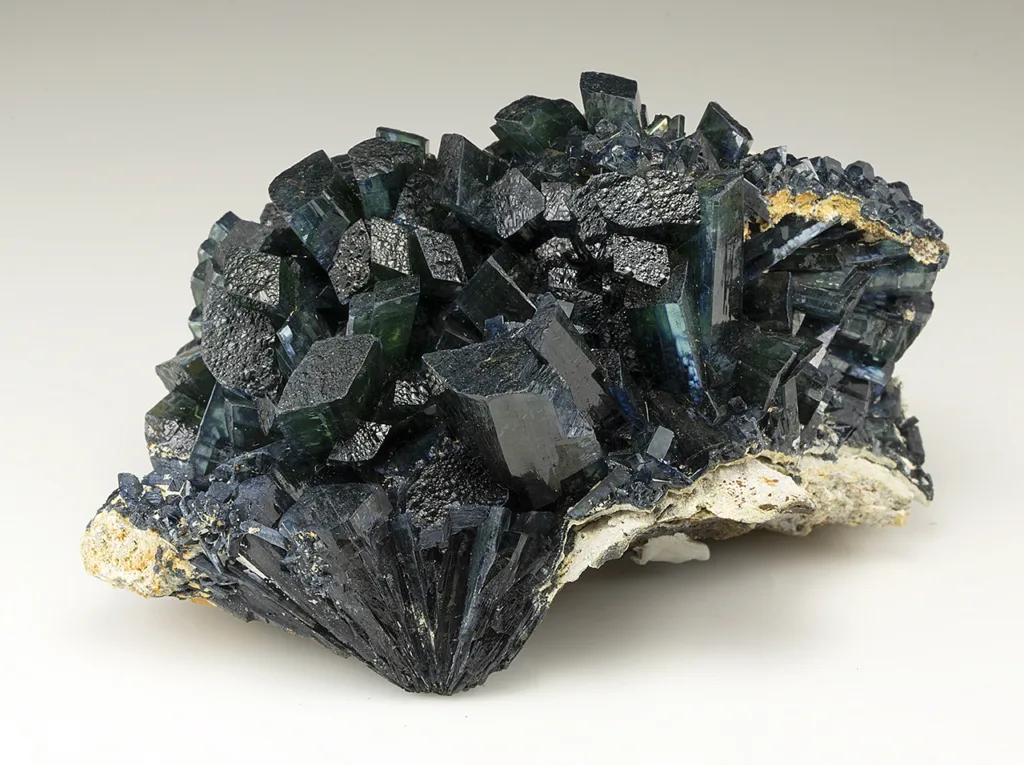 Vivianite : Properties, Formation, Localities » Geology Science