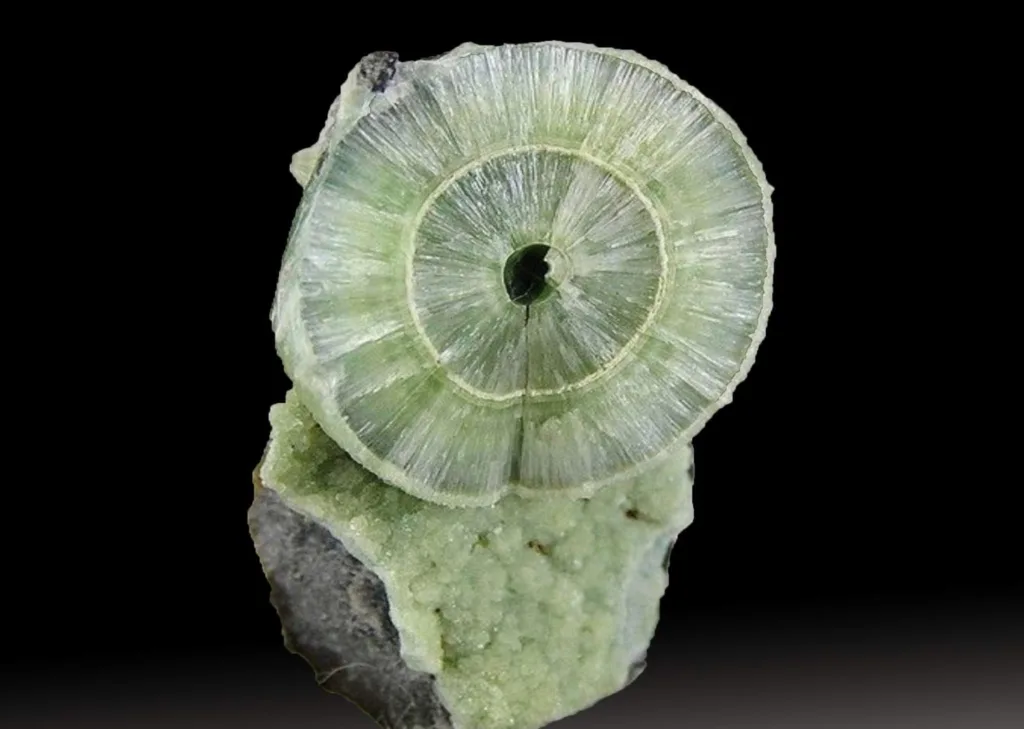 Wavellite : Properties, Formation, Localities » Geology Science