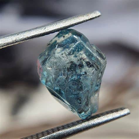 Blue Zircon : Gemstone, Properties, Formation, Localities - Geology Science