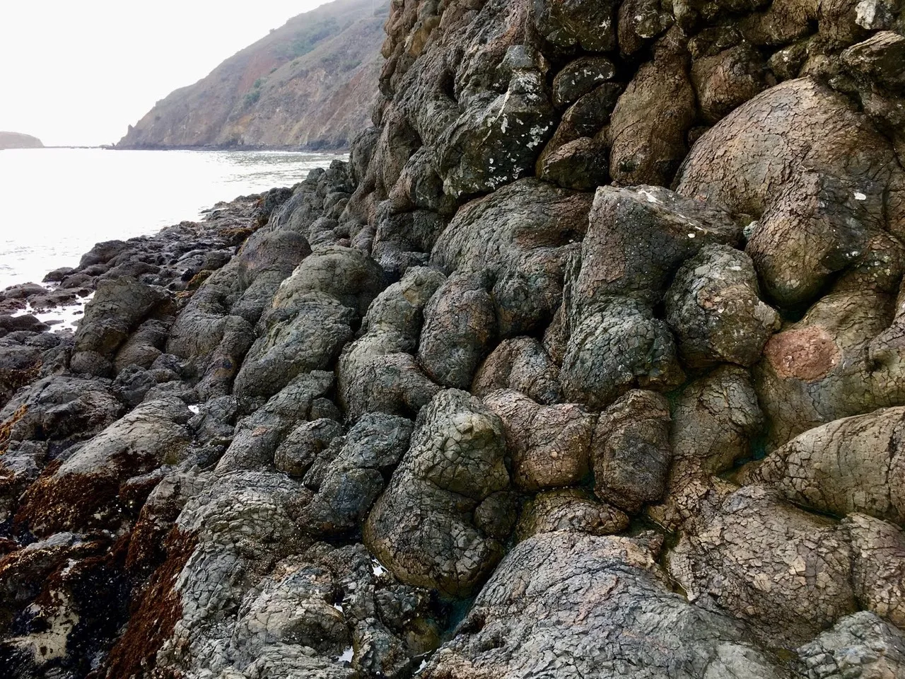Pillow Lava : Formation, Properties, Localities » Geology Science
