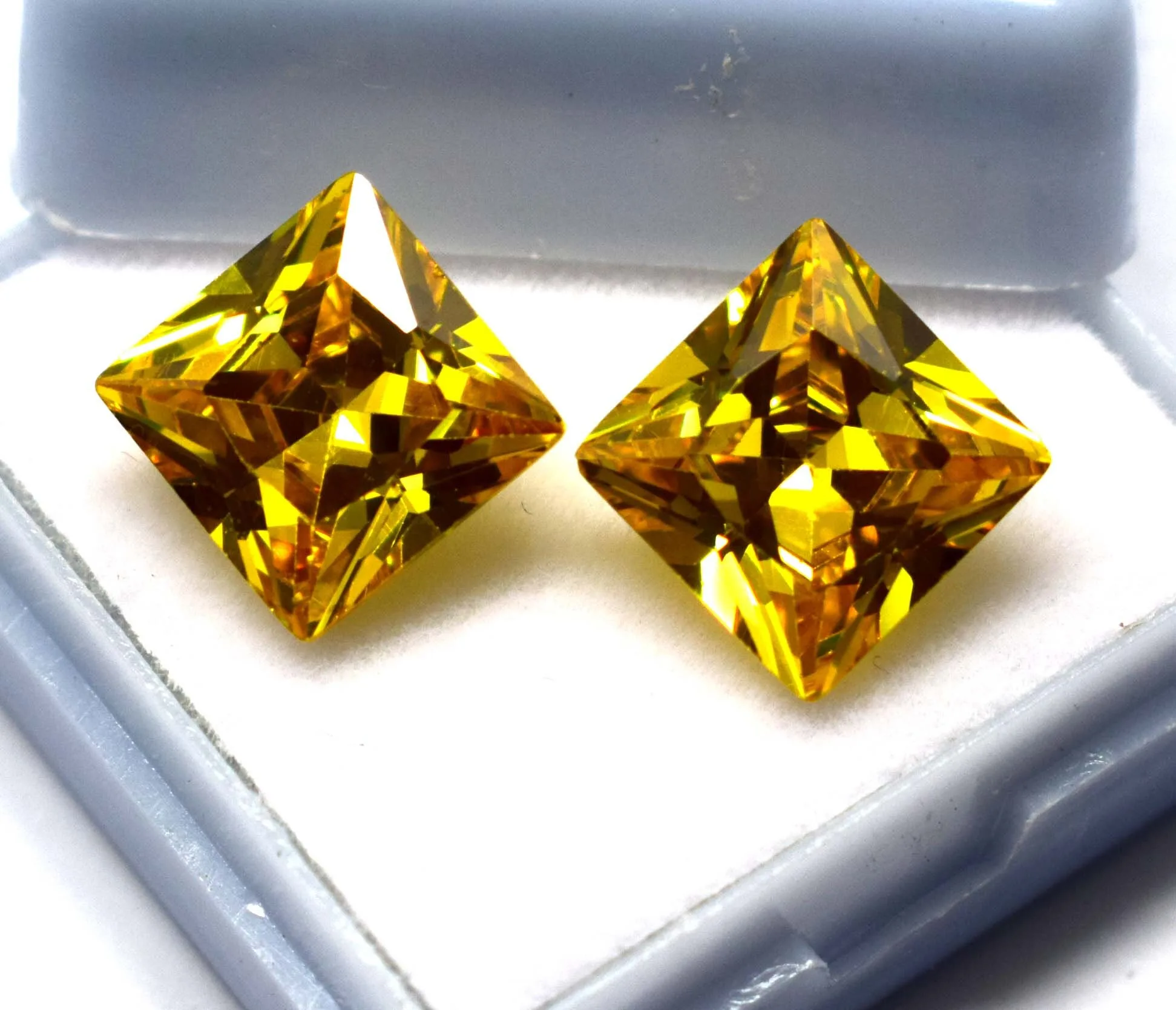 Yellow Zircon : Properties, Formation, Locations - Geology Science