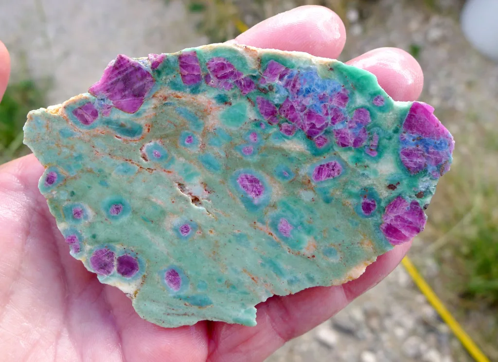 Ruby in Fuchsite : Properties, Formation, Locations » Geology Science