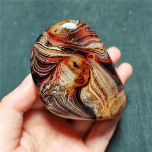 Banded Agate : Properties, Formation, Uses, Locations - Geology Science