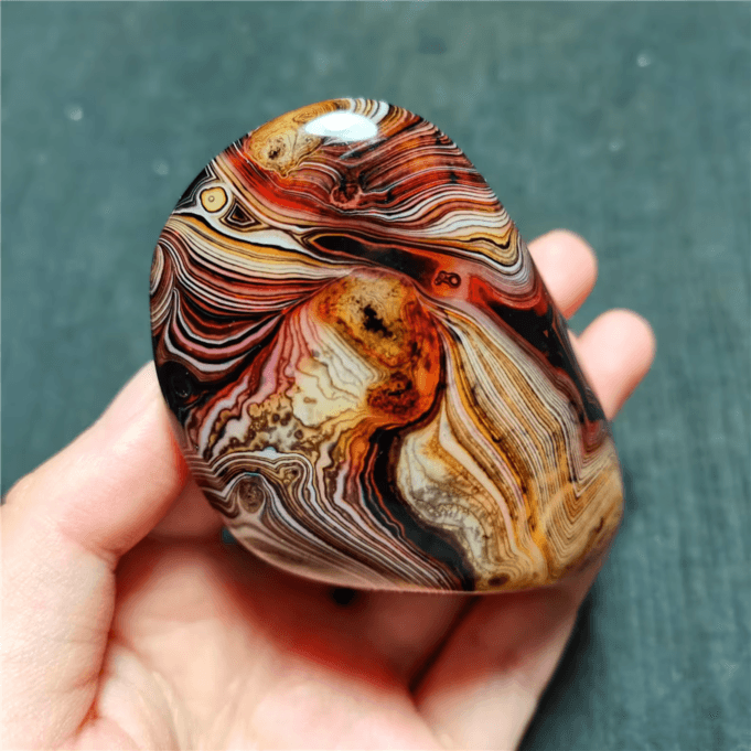 The Most Beautiful Agate Types Found Around the World - Geology Science
