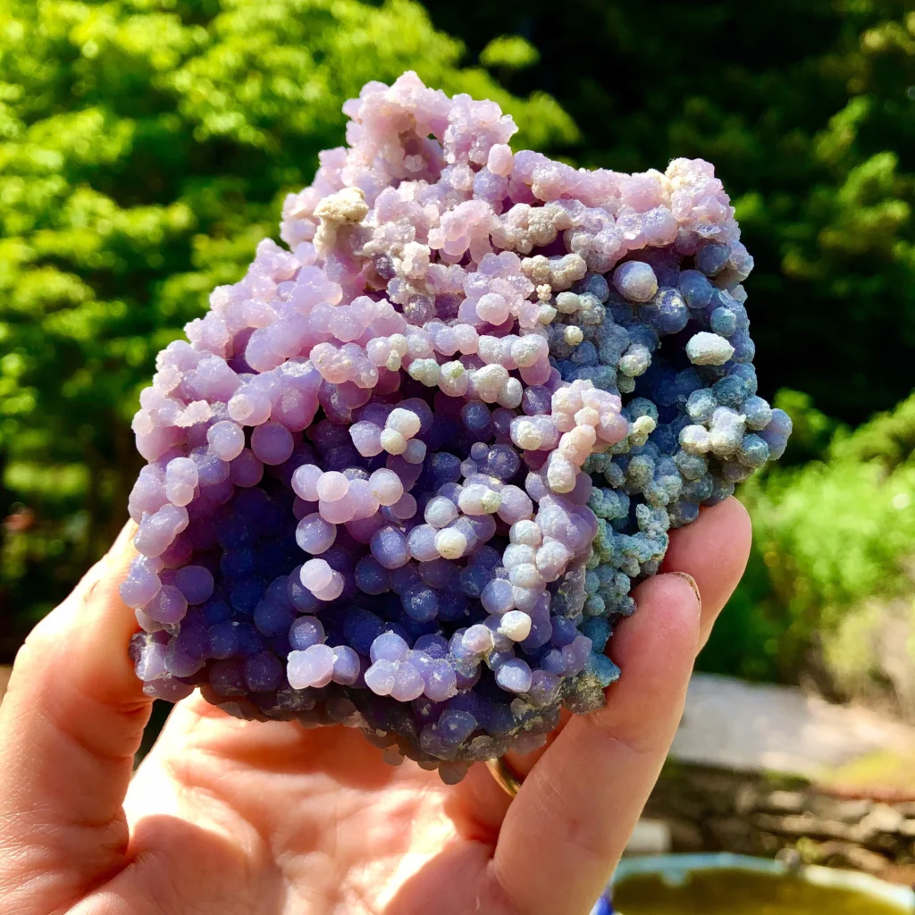 Botryoidal Agate : Properties, Formation, Uses, Locations - Geology Science