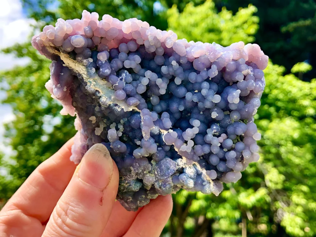 Botryoidal Agate : Properties, Formation, Uses, Locations - Geology Science