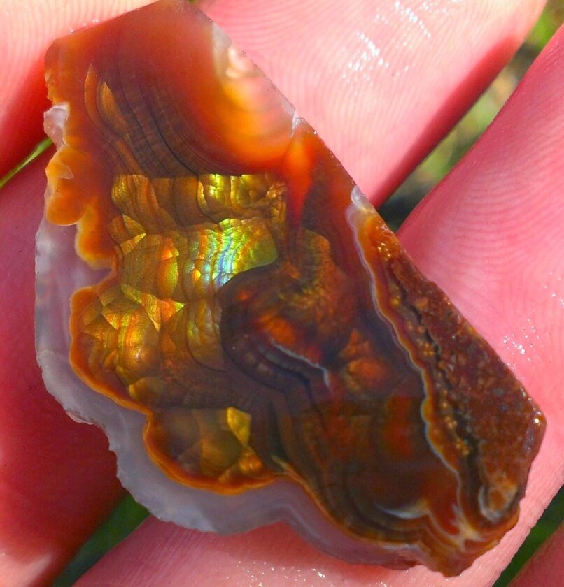 Fire Agate | Formation, Colors, Properties & Geological Origin