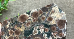 Fire Agate | Formation, Colors, Properties & Geological Origin