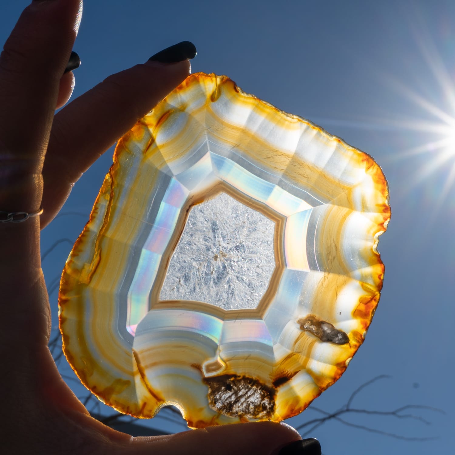 Iris Agate : Properties, Formation, Uses, Locations - Geology Science