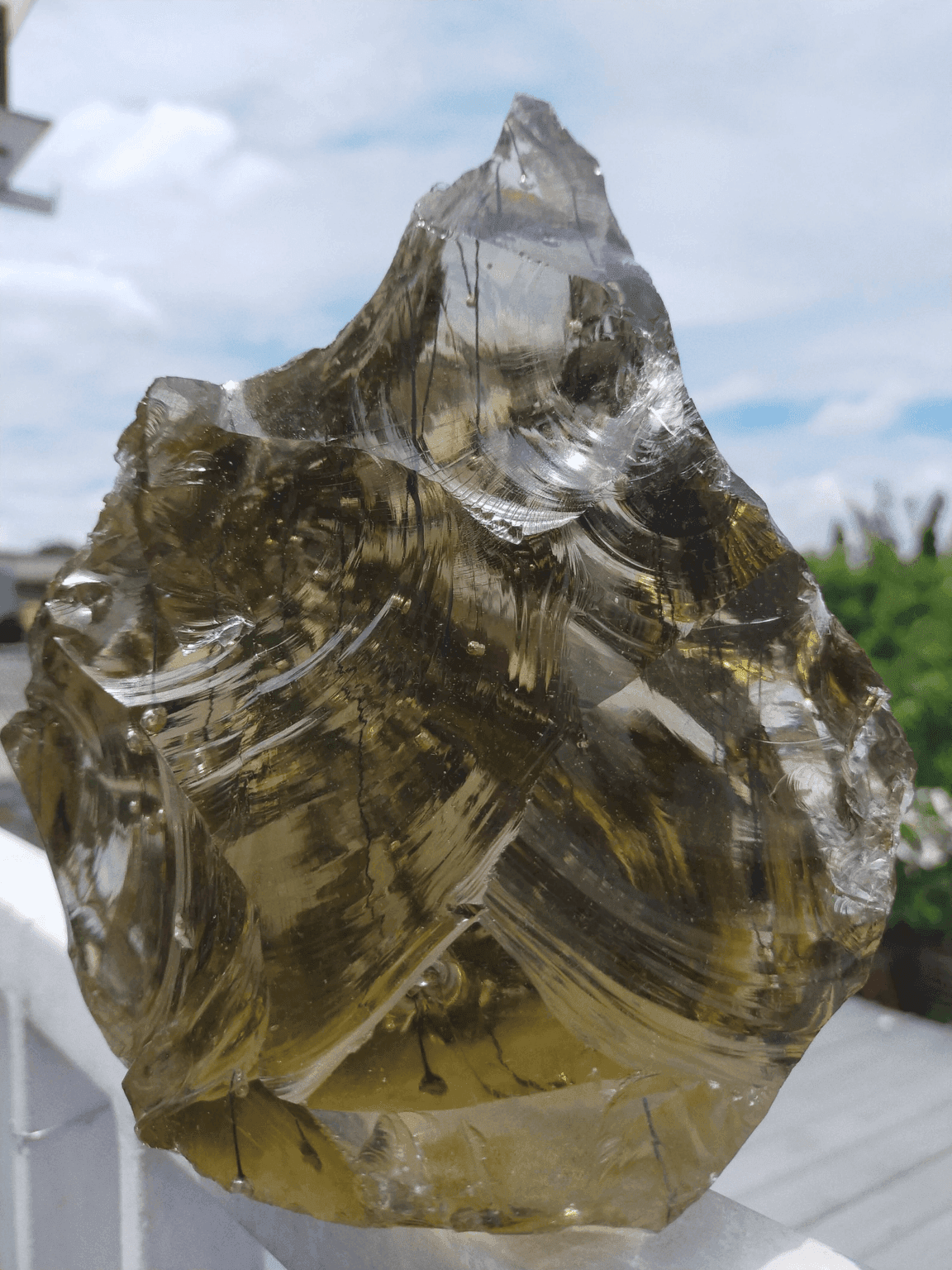 What Is Andara Glass? Science, Myths, Colors & Origin