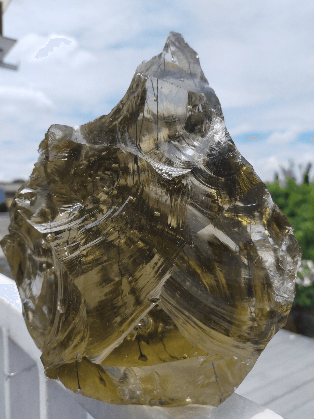 What Is Andara Glass? Science, Myths, Colors & Origin