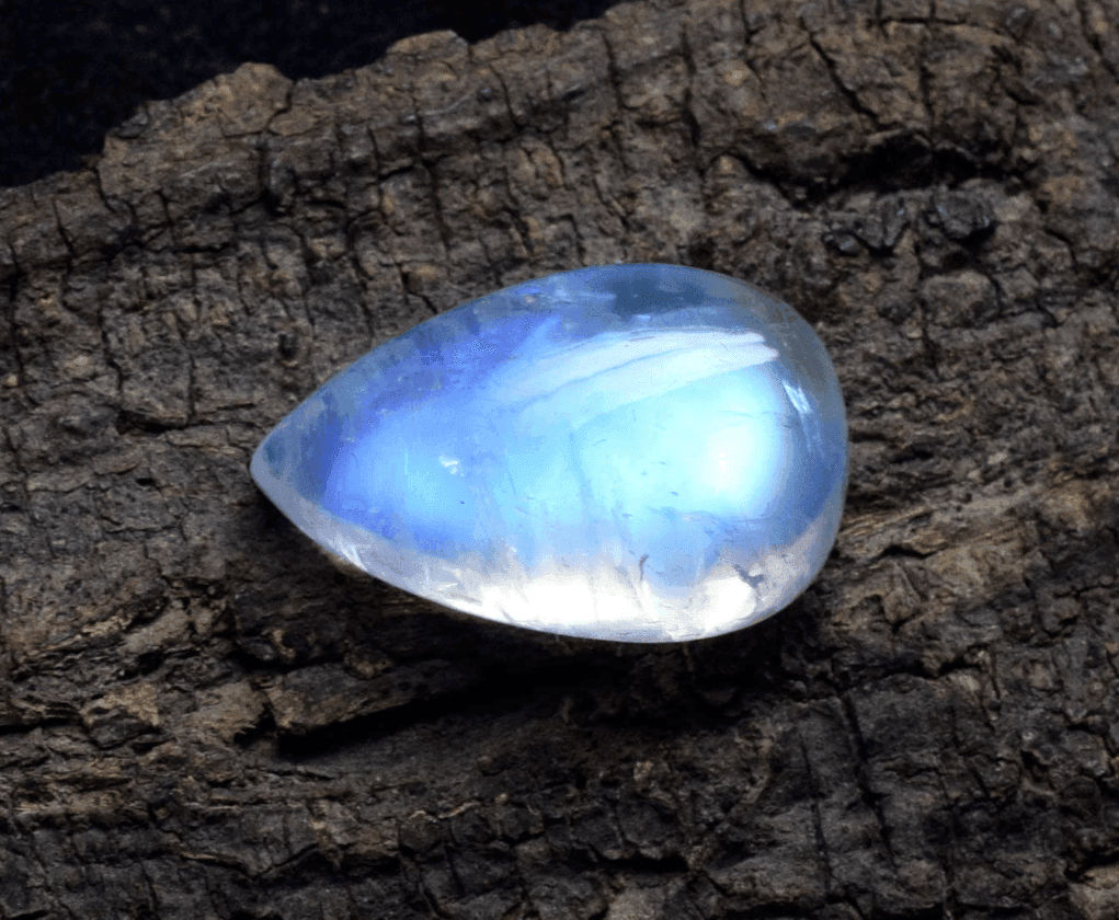Blue Moonstone : Properties, Formation, Uses, Locations - Geology Science