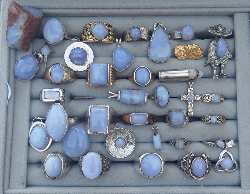 Ellensburg Blue Agate : Properties, Formation, Uses, Locations ...