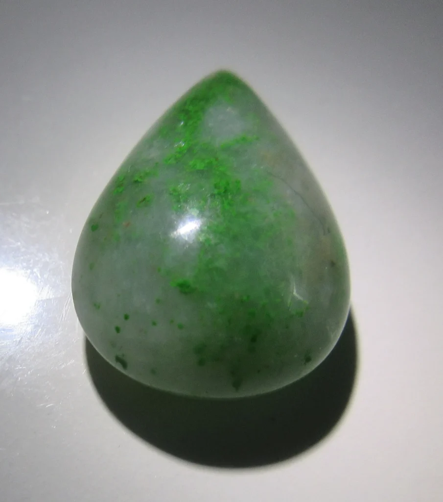 Australian Jade (Bowenite) : Properties, Formation, Uses - Geology Science