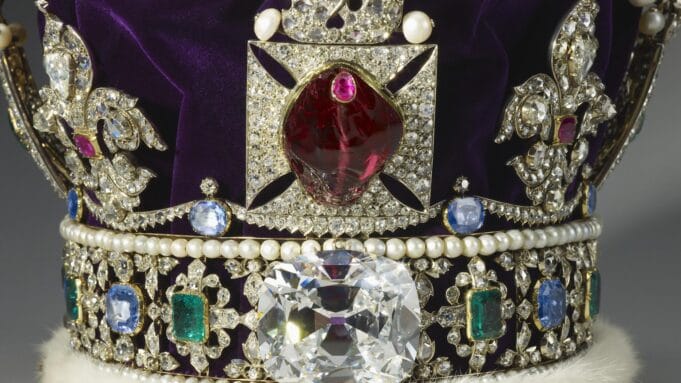 Black Prince's Ruby (Red Spinel) : History - Geology Science