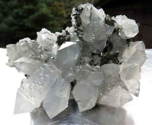 Quartz Mineral: Formation, Properties, Uses & Crystal Varieties