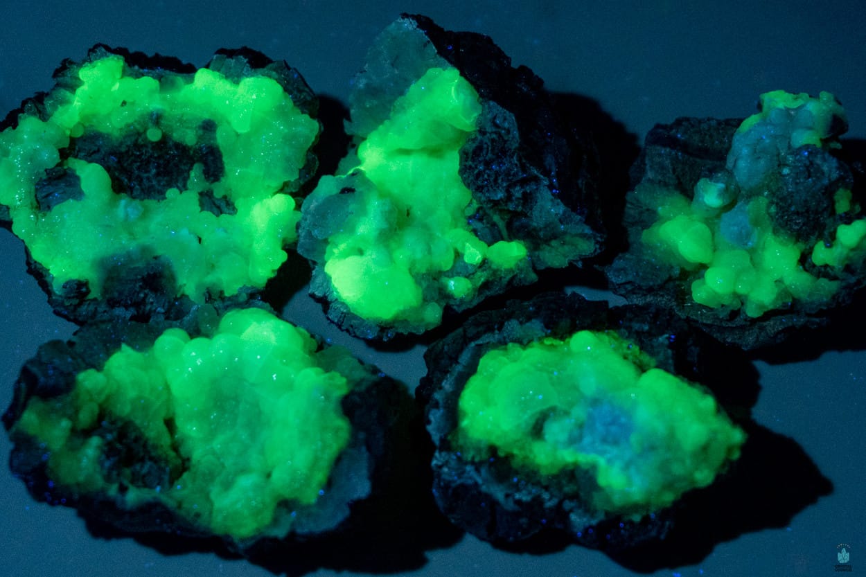 Hyalite Opal : Properties, Formation, Uses - Geology Science