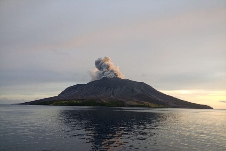 Mount Ruang : Location, Eruptions, Geological Description - Geology Science