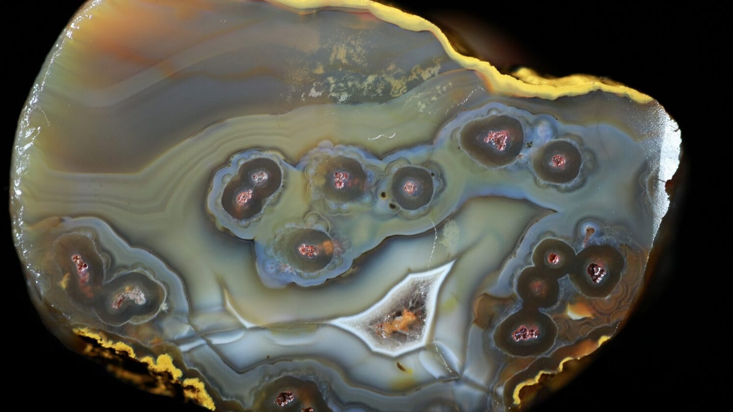 Tube Agate : Formation, Properties, Uses, Locations - Geology Science