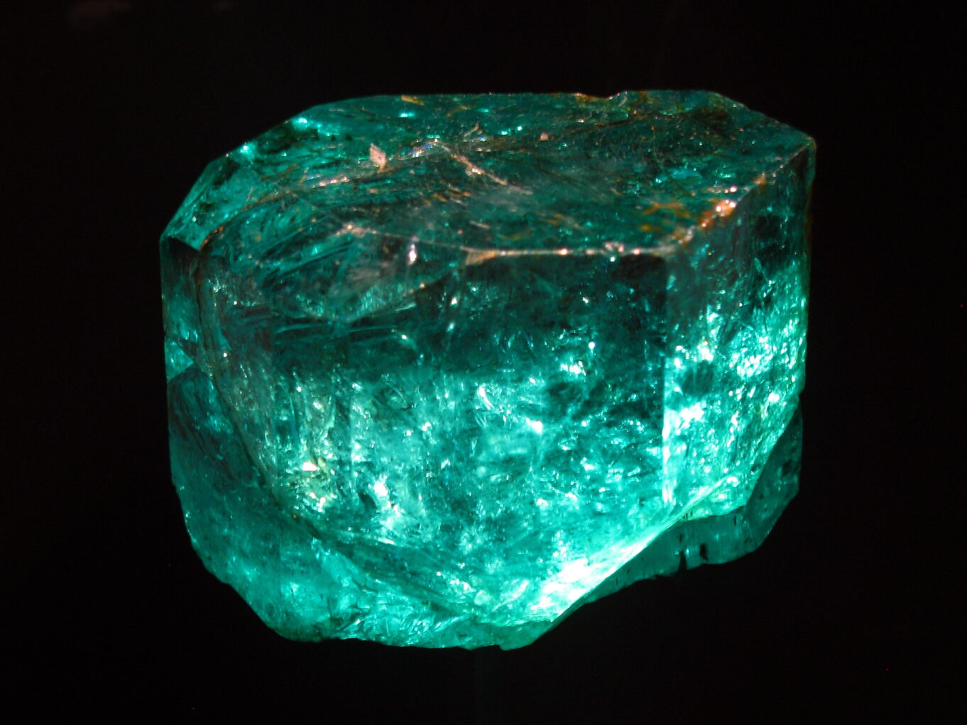 Emerald: Geological Formation and the Role of Trace Elements in Color