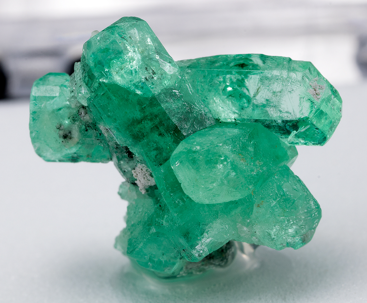 Emerald: Geological Formation and the Role of Trace Elements in Color