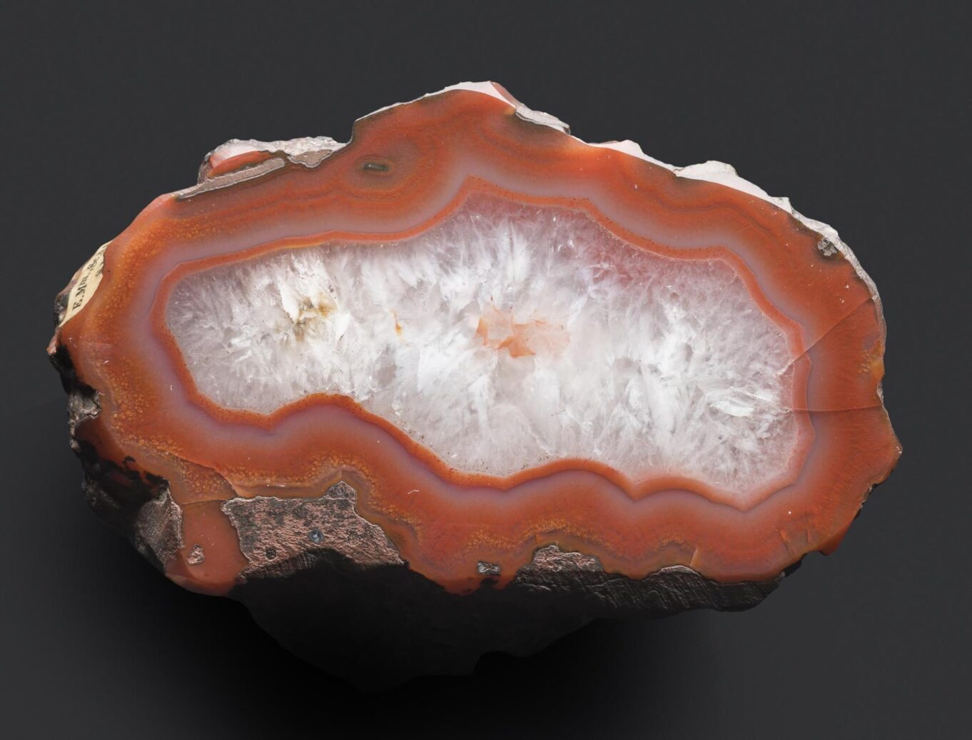 Fortification Agate : Properties, Uses, Localities - Geology Science