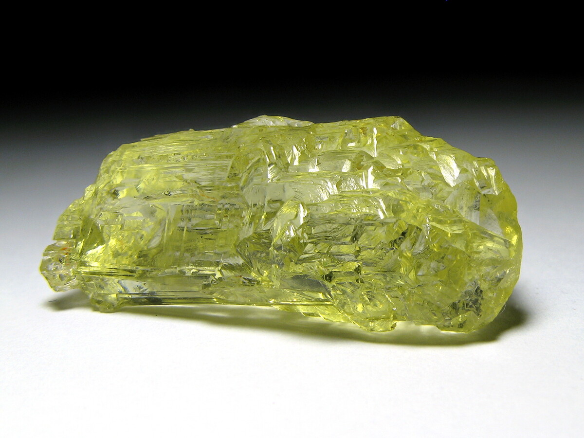 Heliodor : Properties, Formation, Uses, Localities - Geology Science