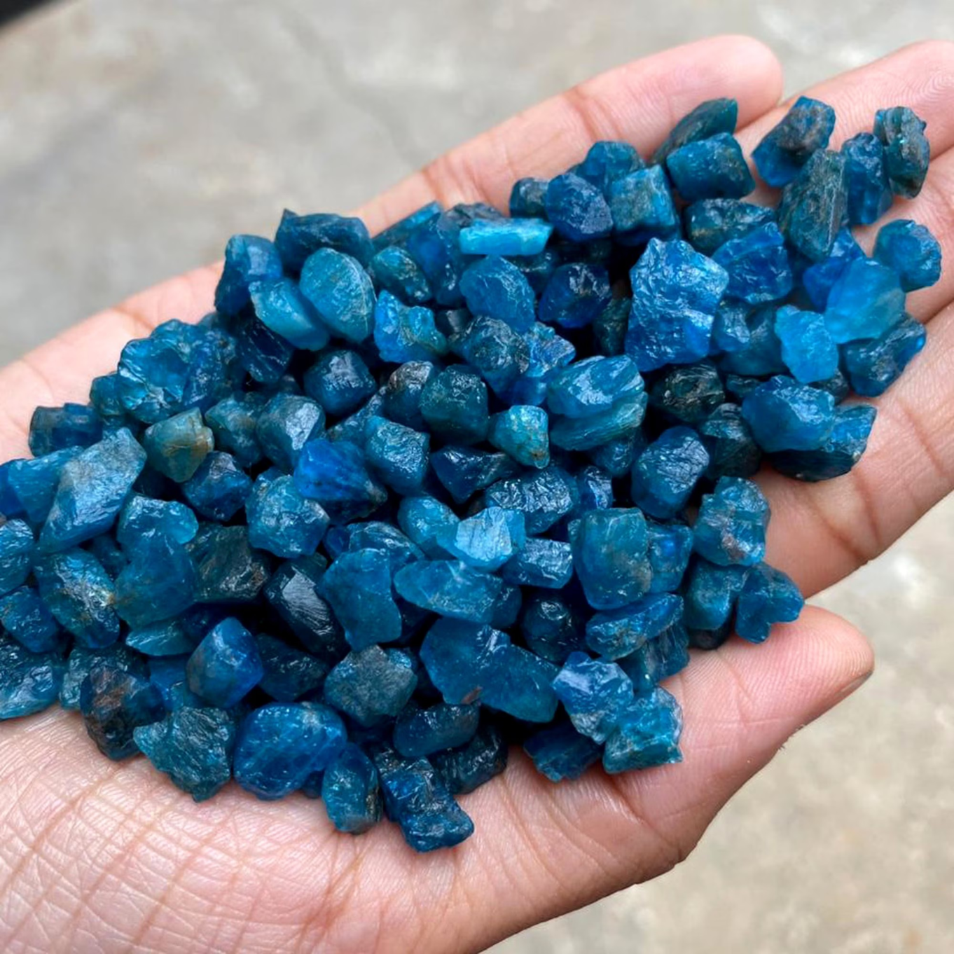 Neon Blue Apatite : Properties, Formation, Uses - Geology Science