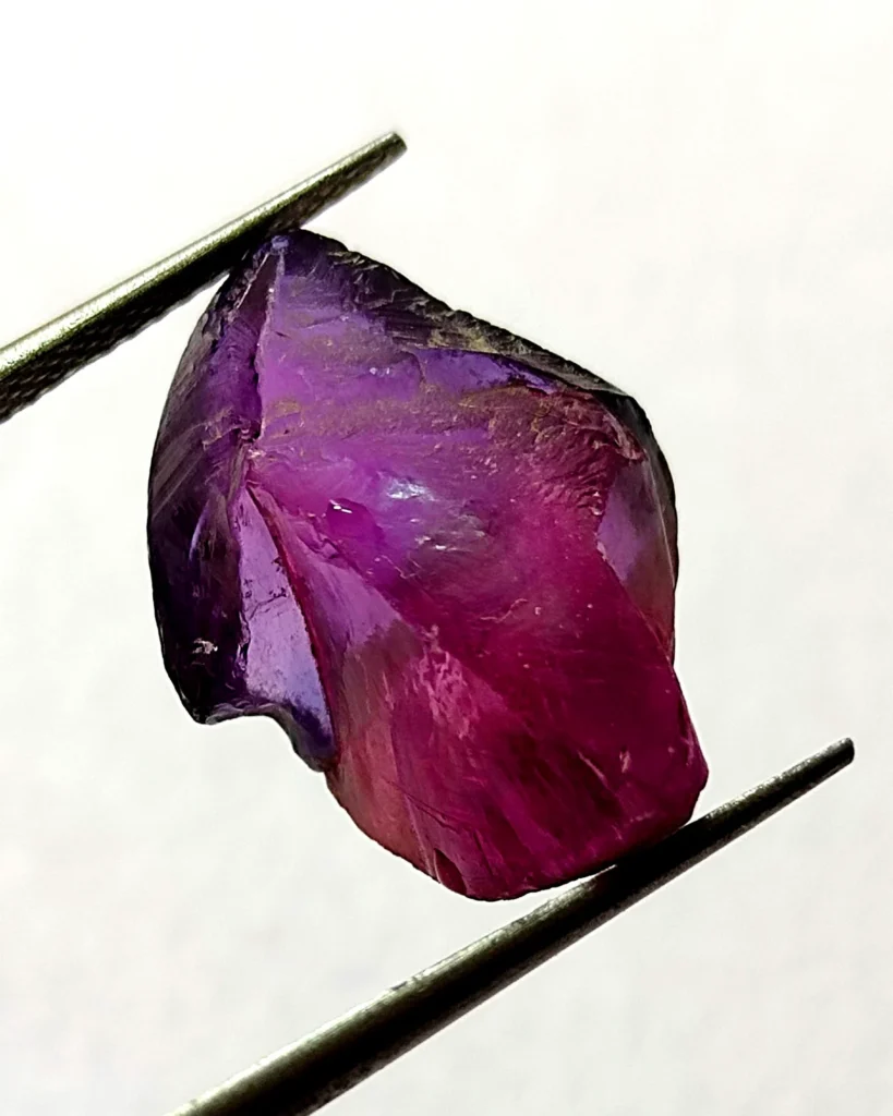 Alexandrita: Descoberta, Propriedades e Origens - Ciência Geológica