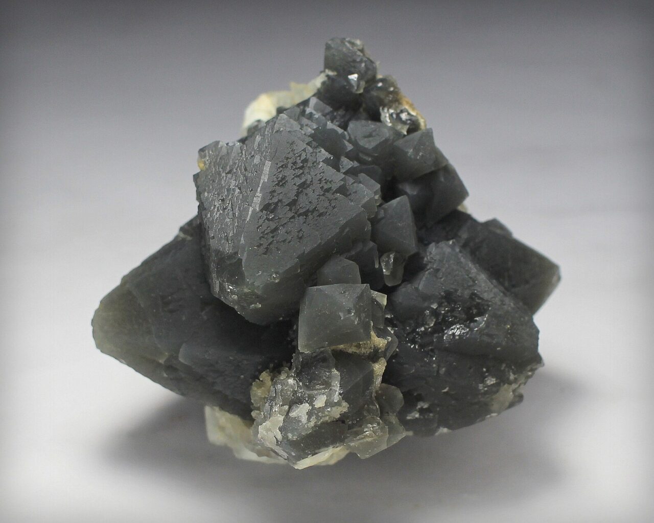 Prase Quartz: Properties, Formation, Uses - Geology Science