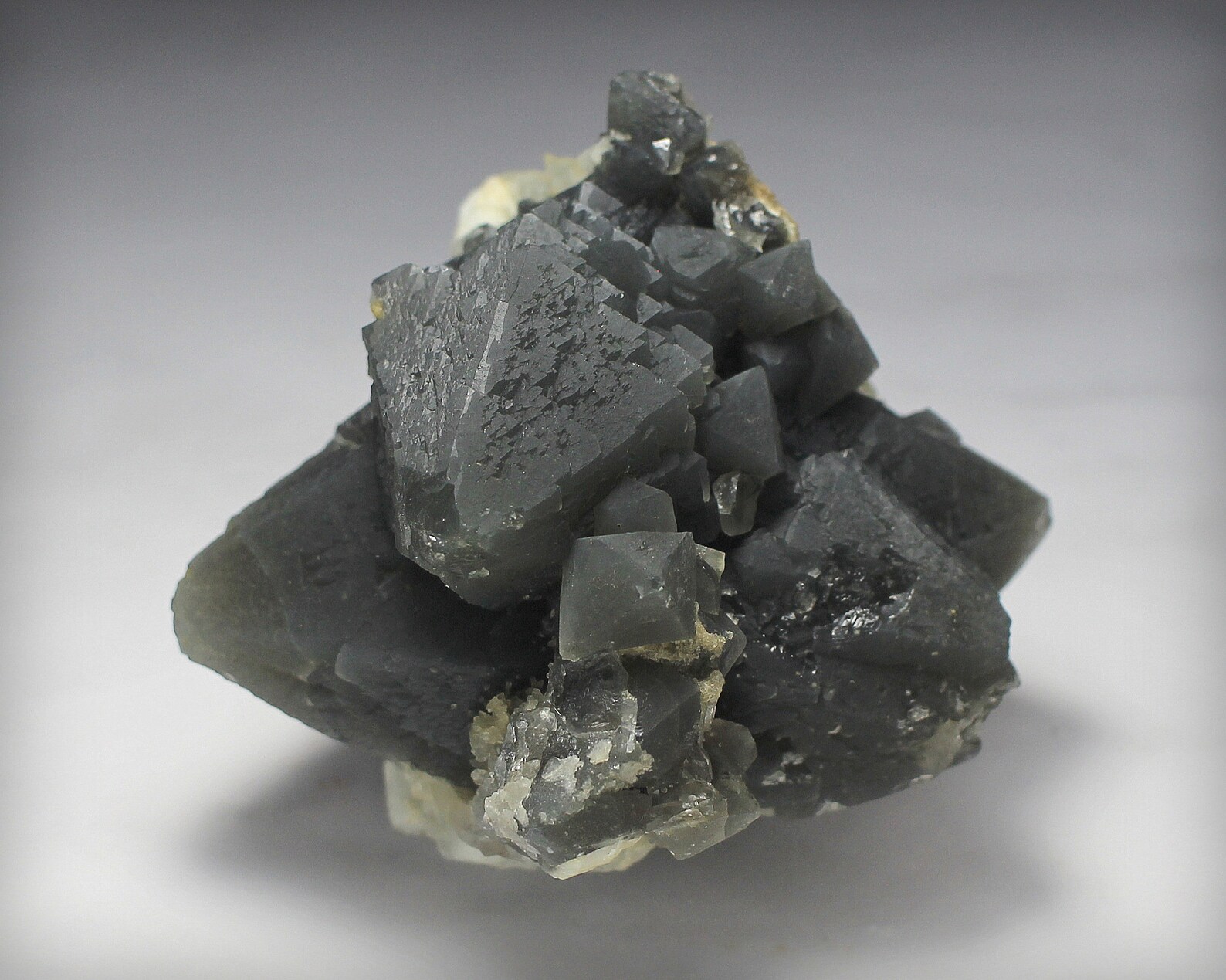 Prase Quartz: Properties, Formation, Uses - Geology Science