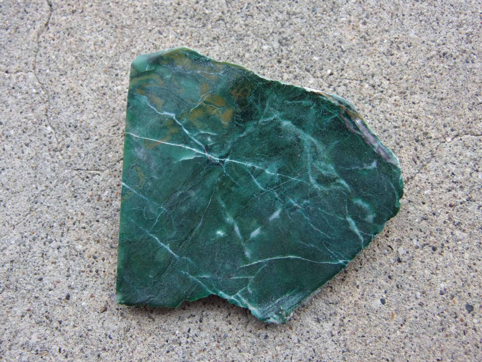 Verdite : Properties, Formation, Uses - Geology Science