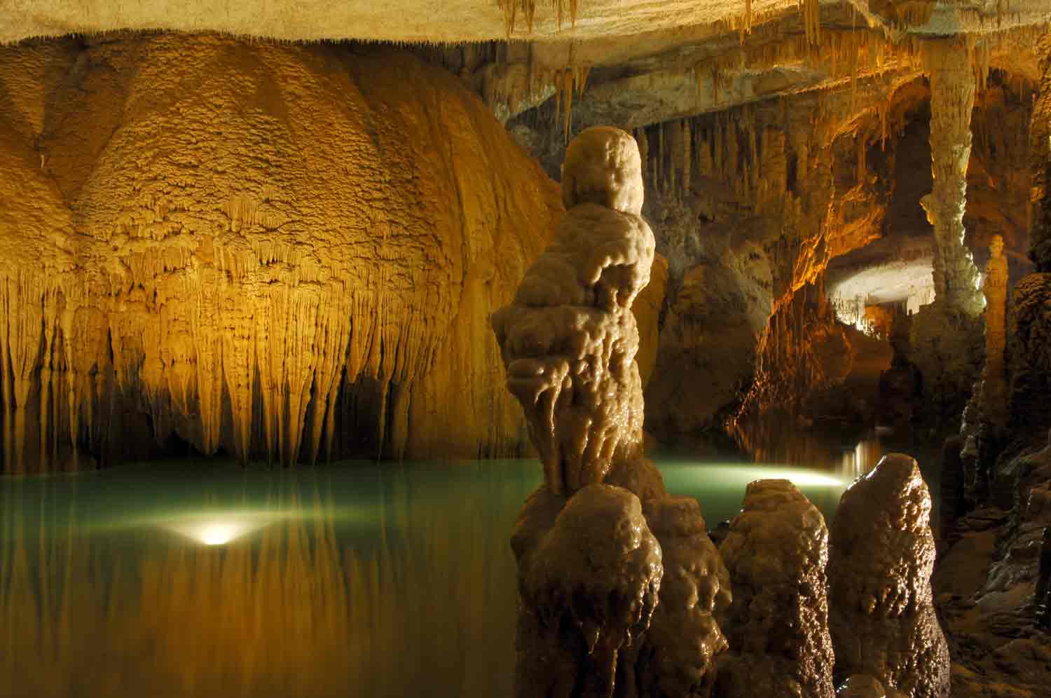 Jeita Grotto: A Geological Marvel in Lebanon - Geology Science