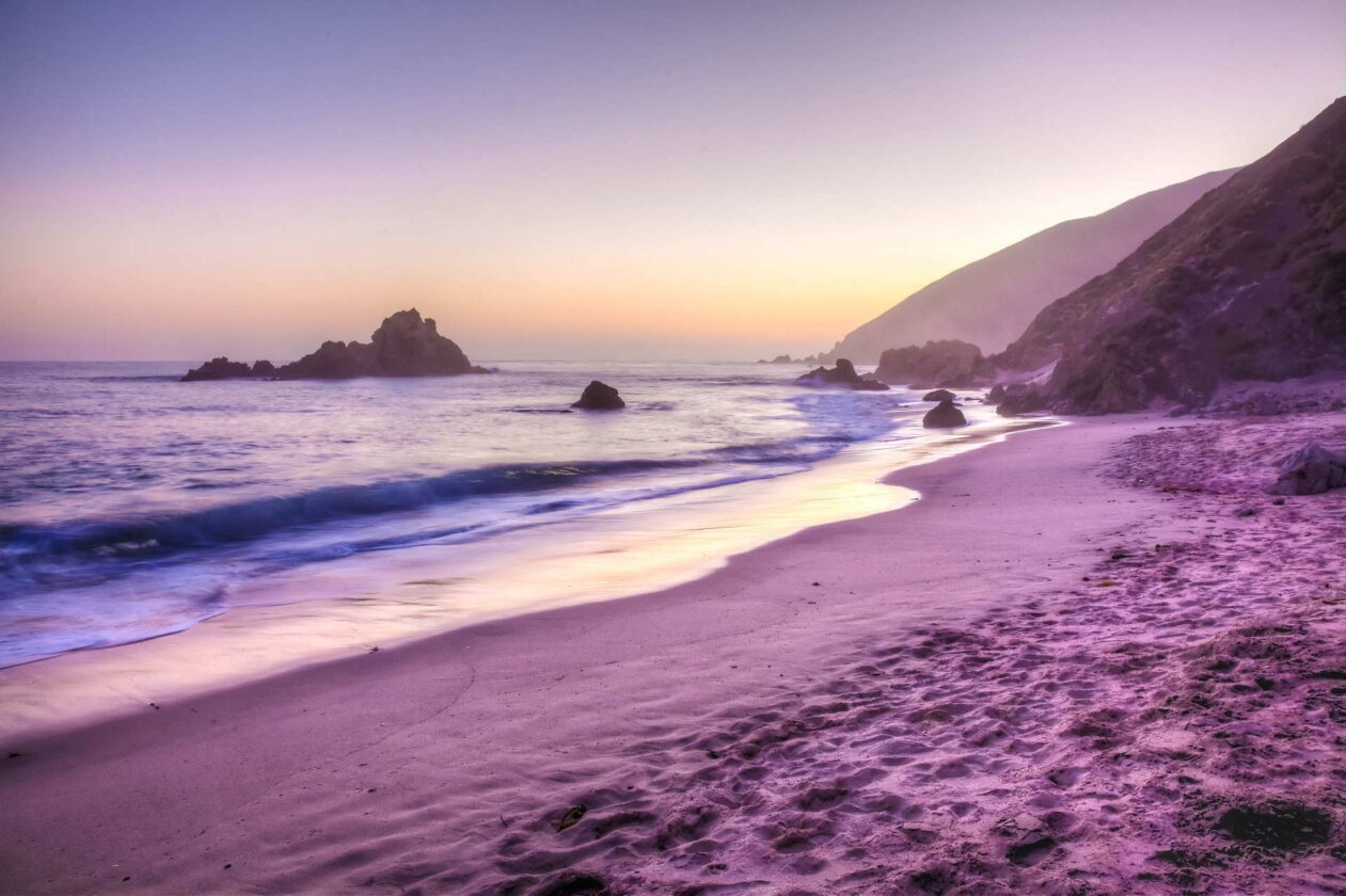 Praia de Pfeiffer, EUA: Uma Maravilha Geológica e um Paraíso Turístico ...